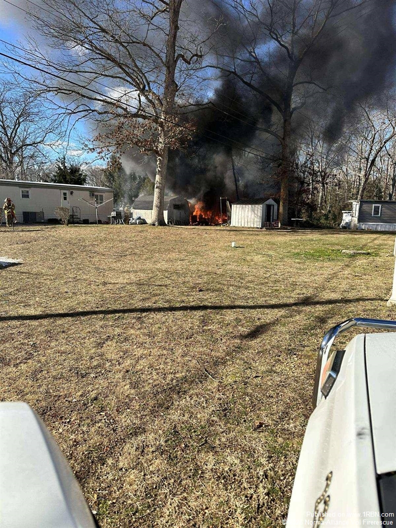 Mutual Aid Brings Structure Fire Under Control on Applewood Lane
