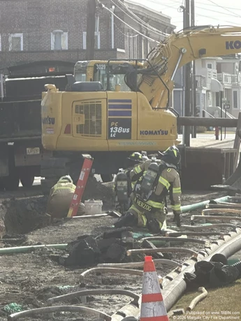 High-Pressure Gas Leak Prompts Evacuations Along South Granville Avenue ...